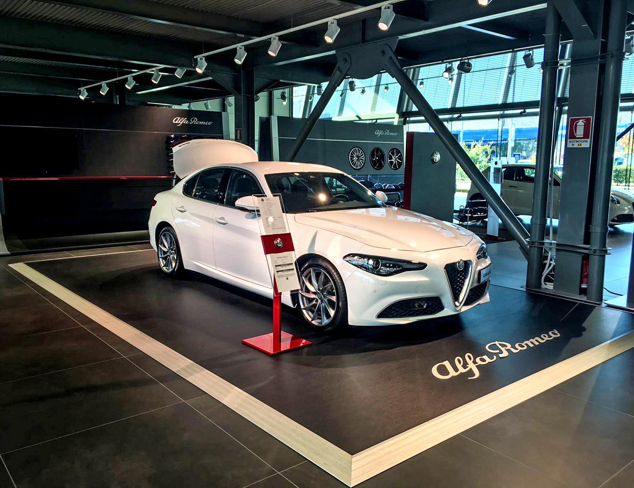 ALFA ROMEO / JEEP – Dealers